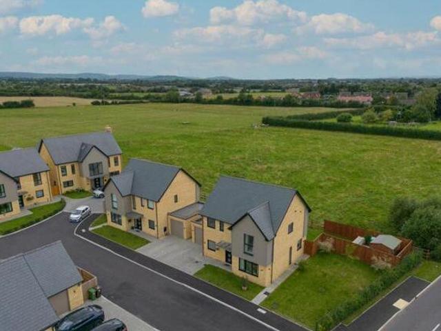 4 Bedroom Detached House For Sale In Stoke Road, Stoke Orchard