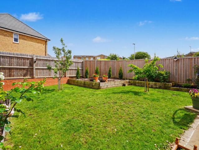 4 bedroom detached house for sale in Stone Brigg Way, Buckton Fields, Northampton, NN2 8GJ, NN2