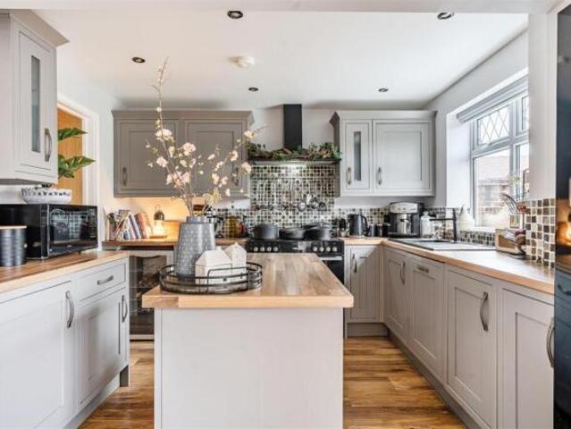 4 bedroom detached house for sale in Stoneberry Road, Bristol, BS14