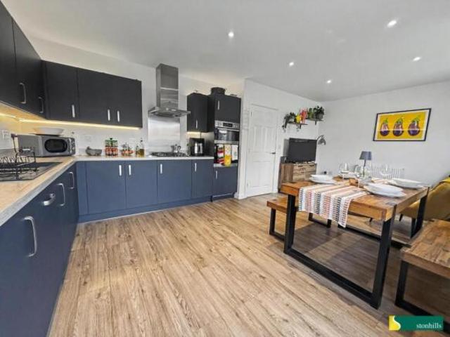 4 bedroom detached house for sale in Stonebrigg Way, Kingsthorpe, Northampton, NN2