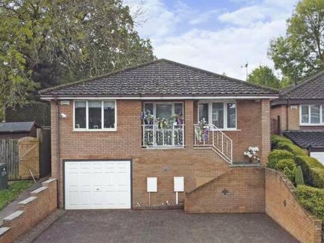 4 bedroom detached house for sale in Stonebury Avenue Coventry CV5