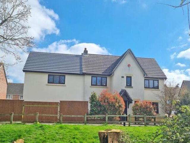 4 Bedroom Detached House For Sale In Stonehouse, Gloucestershire