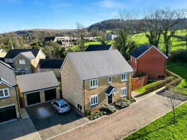 4 Bedroom Detached House For Sale In Stonehouse, Gloucestershire