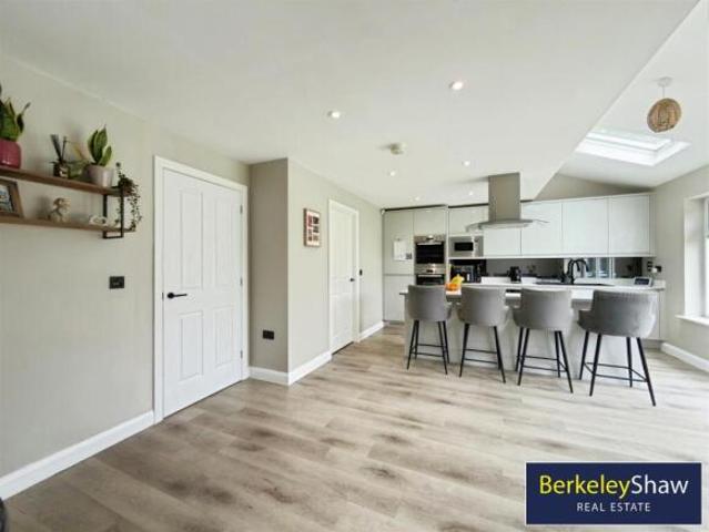 4 bedroom detached house for sale in Stoneleigh Park, Thornton, Liverpool, L23