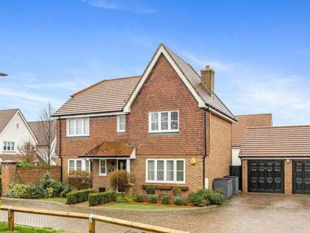 4 Bedroom Detached House For Sale In Storrington