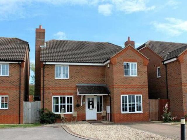 4 Bedroom Detached House For Sale In Stotfold, Hitchin