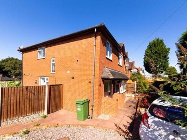 4 Bedroom Detached House For Sale In Stourbridge, West Midlands