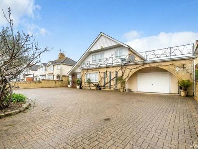 4 Bedroom Detached House For Sale In Stratton, Swindon