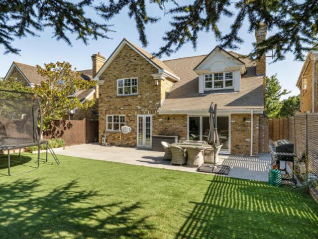 4 bedroom detached house for sale in Stratford House Avenue, Bromley, BR1