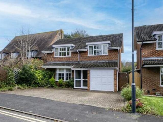 4 Bedroom Detached House For Sale In Stratford upon avon