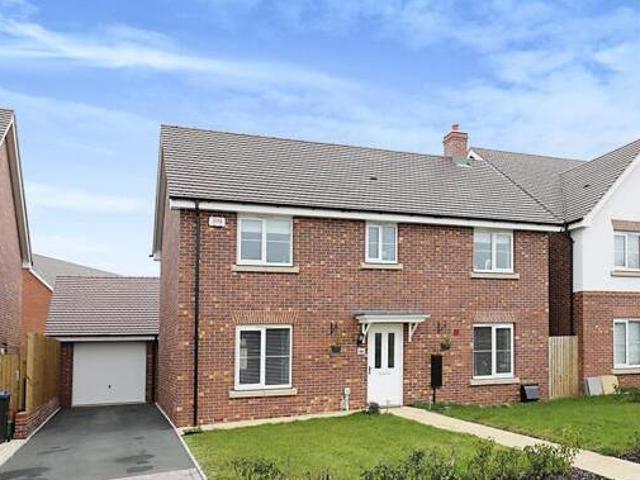 4 Bedroom Detached House For Sale In Stratford upon avon, Warwickshire