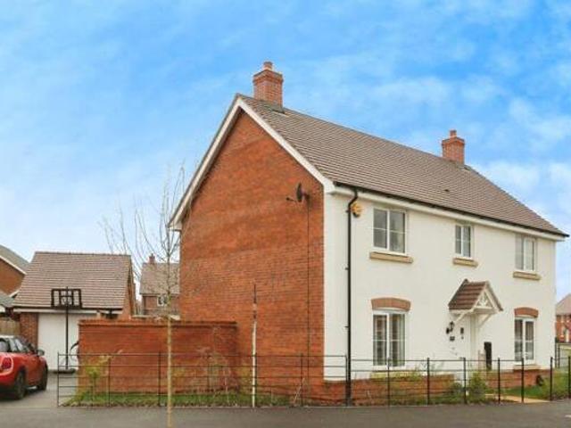4 Bedroom Detached House For Sale In Stratford upon avon, Warwickshire