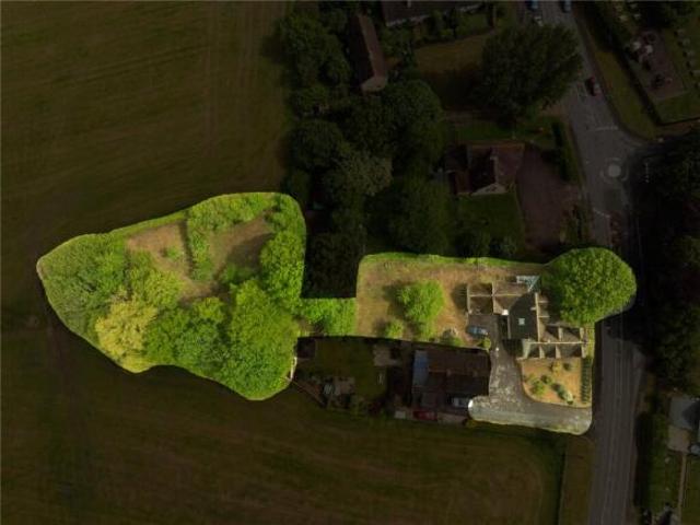 4 bedroom detached house for sale in Stroud Road, Brookthorpe, Gloucester, Gloucestershire, GL4