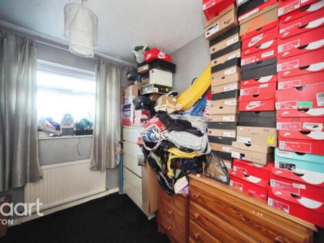 4 bedroom detached house for sale in Sutherland Place, Luton, LU1