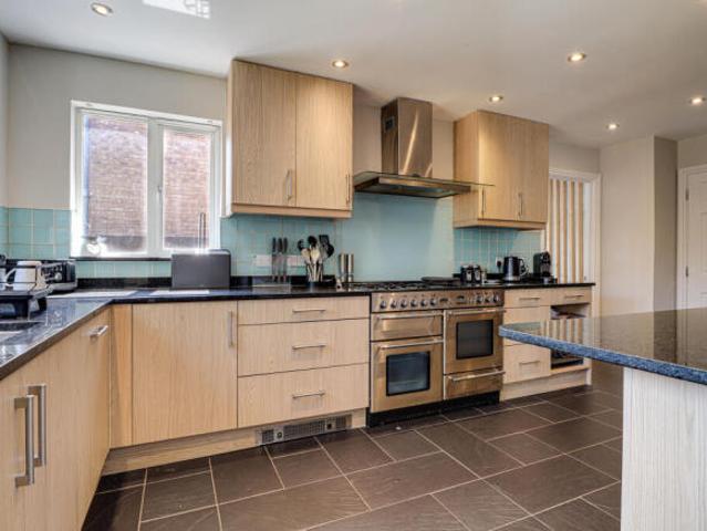 4 bedroom detached house for sale in Suffolk Close, London Colney, St. Albans, AL2