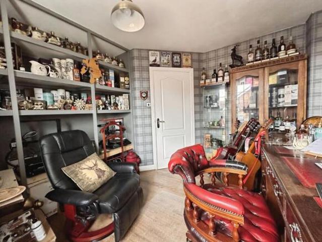 4 bedroom detached house for sale in Suffield Road, Leeds, LS27