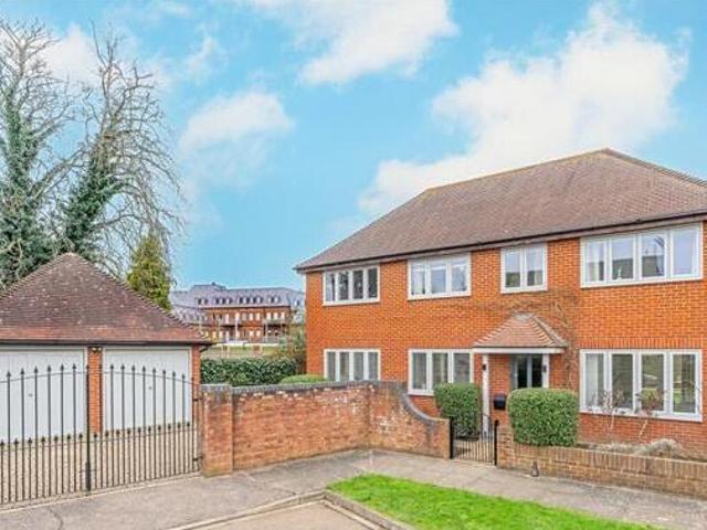 4 Bedroom Detached House For Sale In Sunbury