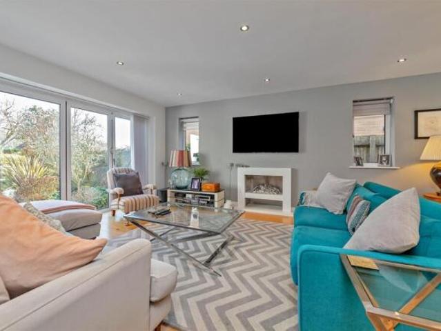 4 bedroom detached house for sale in Sunderland Avenue, St. Albans, AL1