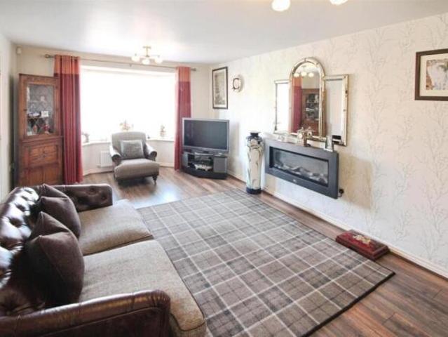 4 bedroom detached house for sale in Sunningdale Place, Rothwell, Leeds, LS26