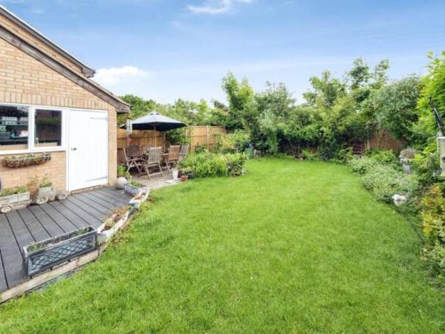 4 bedroom detached house for sale in Sunridge Close, Newport Pagnell, MK16