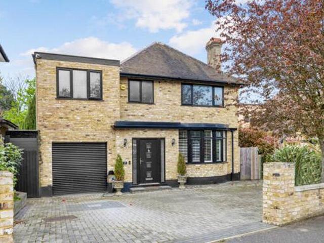 4 Bedroom Detached House For Sale In Surbiton, Surrey