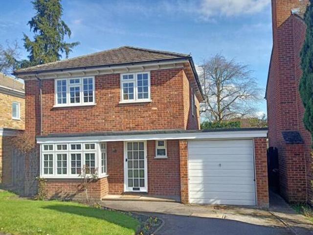 4 Bedroom Detached House For Sale In Surrey