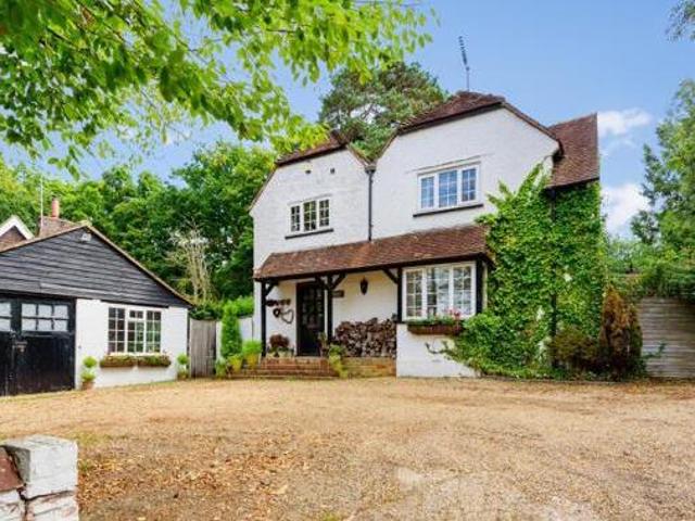 4 Bedroom Detached House For Sale In Surrey