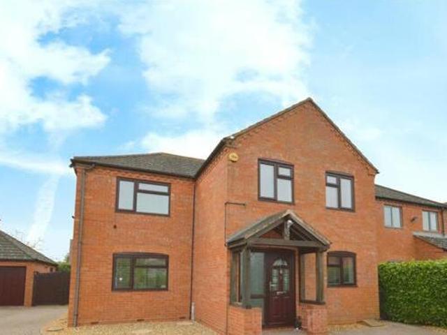 4 Bedroom Detached House For Sale In Swadlincote, Derbyshire
