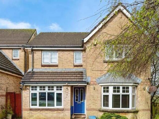 4 Bedroom Detached House For Sale In Swansea, Abertawe