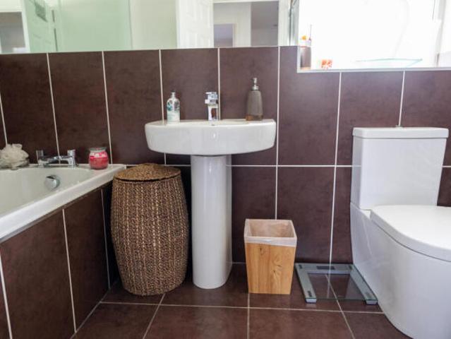 4 bedroom detached house for sale in Swift Close, Grange Park, Northampton, NN4 5AZ, NN4