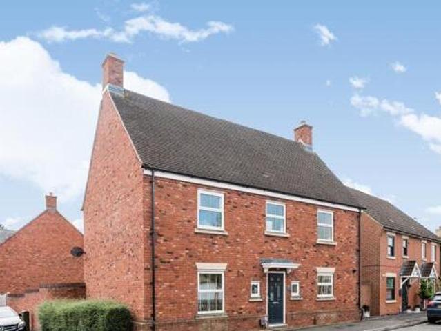 4 Bedroom Detached House For Sale In Swindon