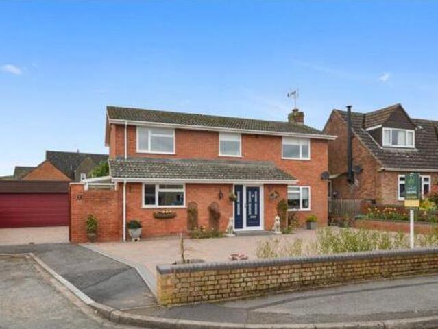 4 Bedroom Detached House For Sale In Swindon, Oxfordshire