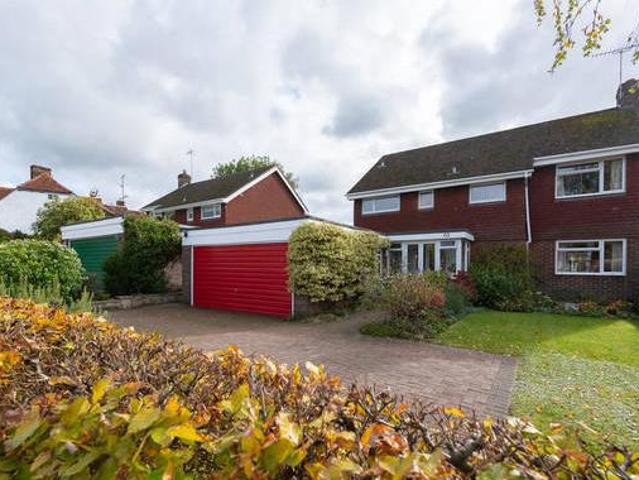 4 bedroom detached house for sale in Poyle Road Tongham GU10