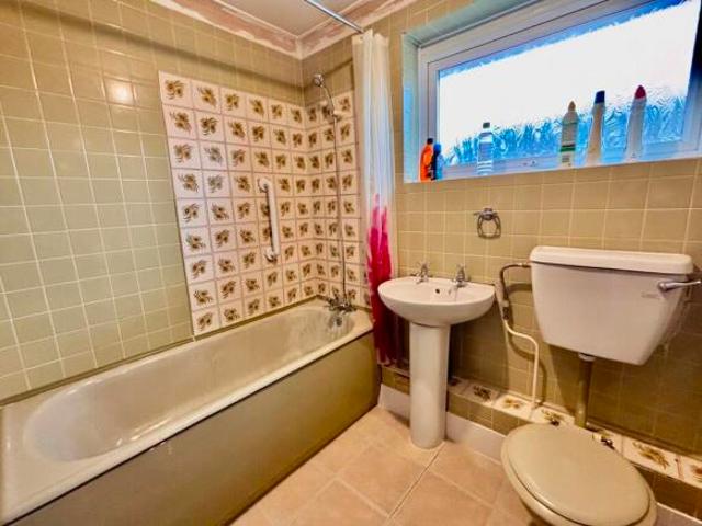 4 bedroom detached house for sale in Poets Way, Winchester, SO22