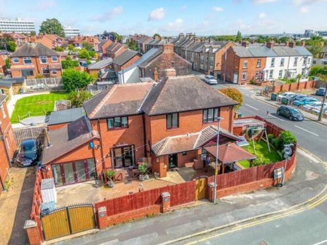 4 Bedroom Detached House For Sale In Pogmoor, Barnsley