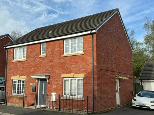 4 Bedroom Detached House For Sale In Pontypool