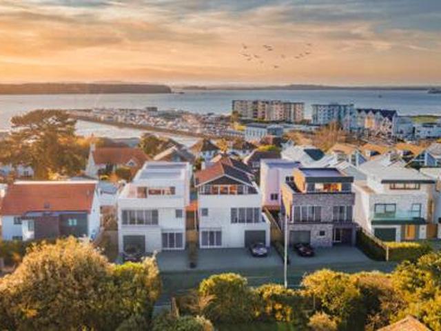 4 Bedroom Detached House For Sale In Poole, Dorset