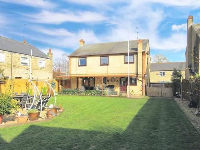 4 bedroom detached house for sale in Popes Lane Warboys Huntingdon PE28