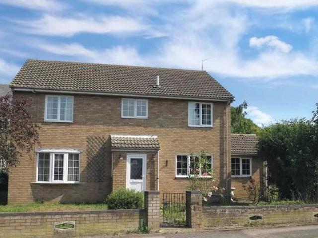 4 bedroom detached house for sale in Popes Lane Warboys Huntingdon PE28