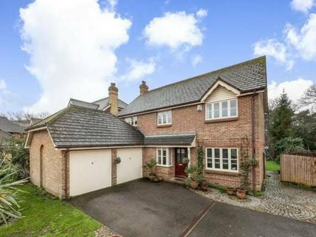 4 bedroom detached house for sale in Postmill Close Croydon CR0