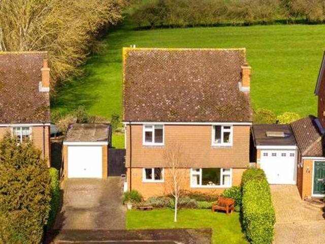 4 Bedroom Detached House For Sale In Padbury, Buckinghamshire