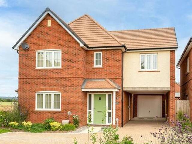 4 Bedroom Detached House For Sale In Paddock View
