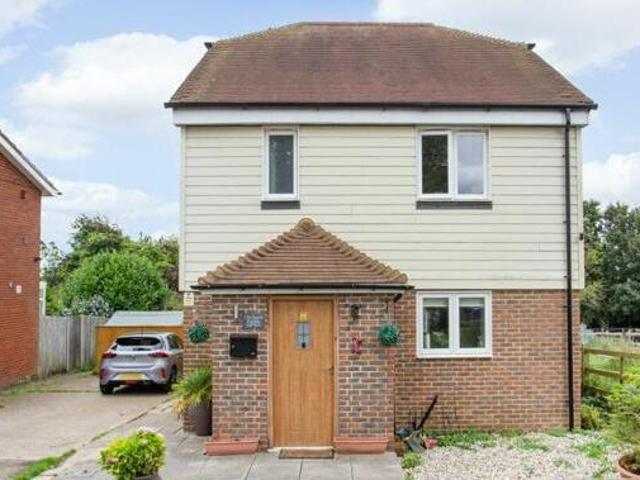 4 Bedroom Detached House For Sale In Painters Forstal