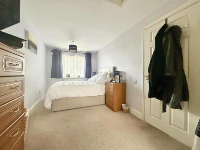 4 bedroom detached house for sale in Palmer Avenue, Abbeymead, Gloucester, GL4