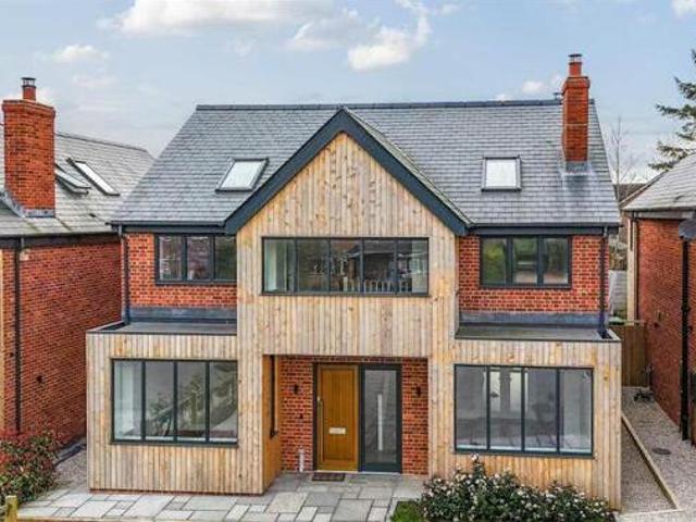4 Bedroom Detached House For Sale In Pardown