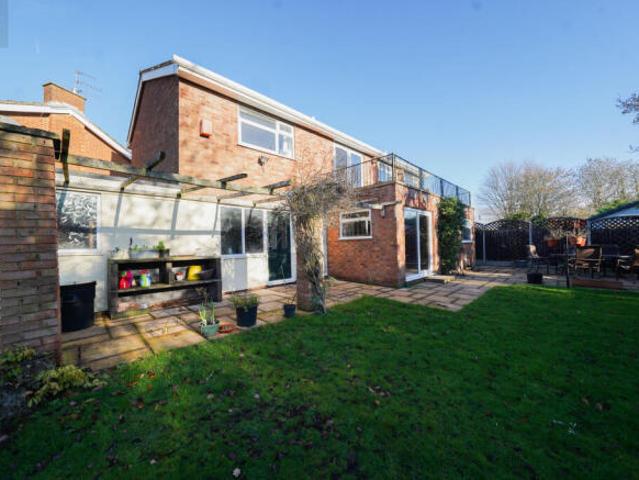 4 bedroom detached house for sale in Park View, Leicester, Leicestershire, LE3