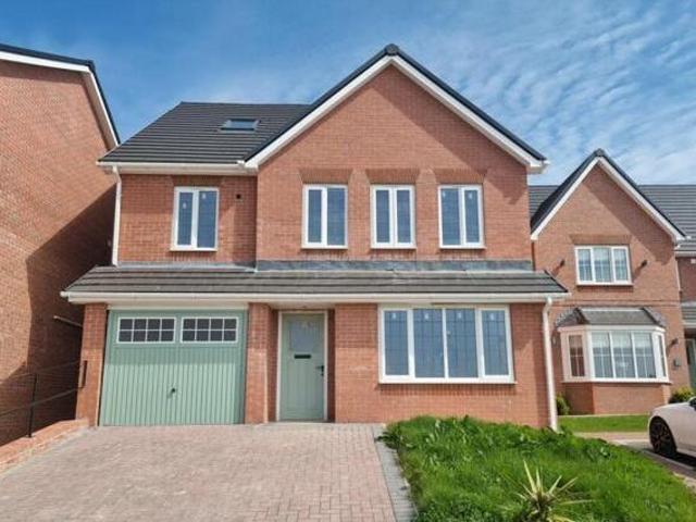 4 Bedroom Detached House For Sale In Park View