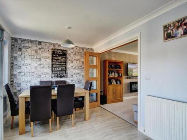 4 bedroom detached house for sale in Park Avenue, Treeton, Rotherham, S60