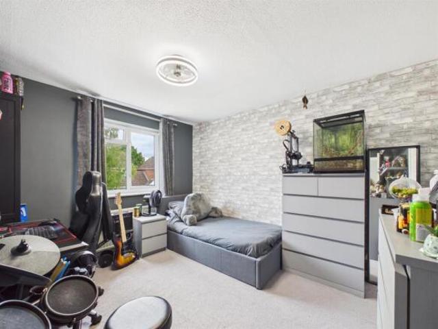4 bedroom detached house for sale in Park Brake, Highnam, Gloucester, GL2