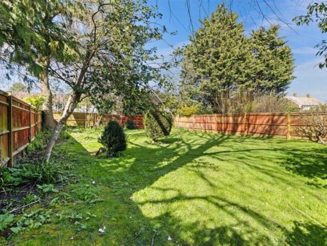 4 bedroom detached house for sale in Park Lane, Eastbourne, BN21